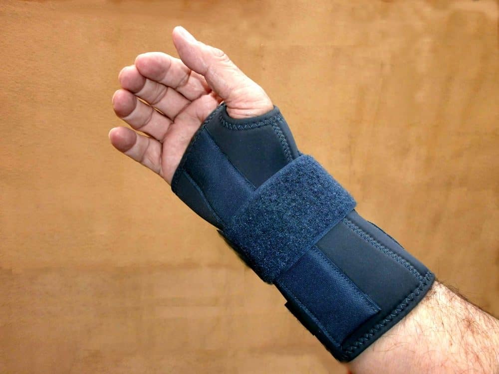 How to Treat a Sprained Thumb | Physioroom Blog
