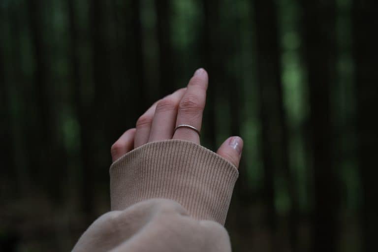 How to Tell if a Finger is Broken or Sprained | Physioroom